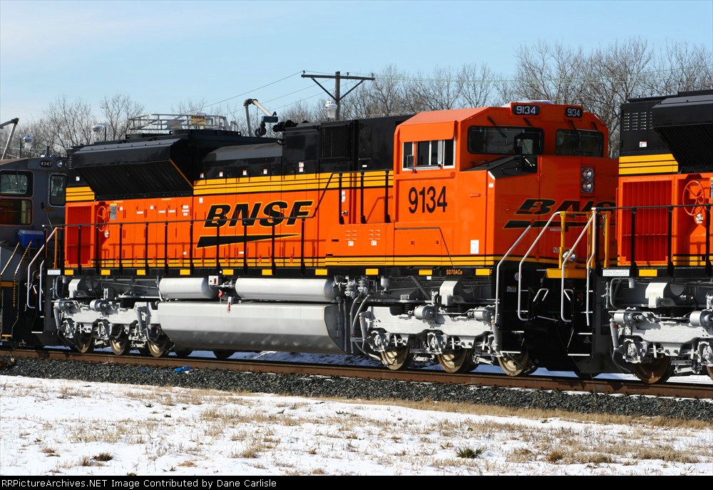 BNSF 9134 LOOKIN GOOD...